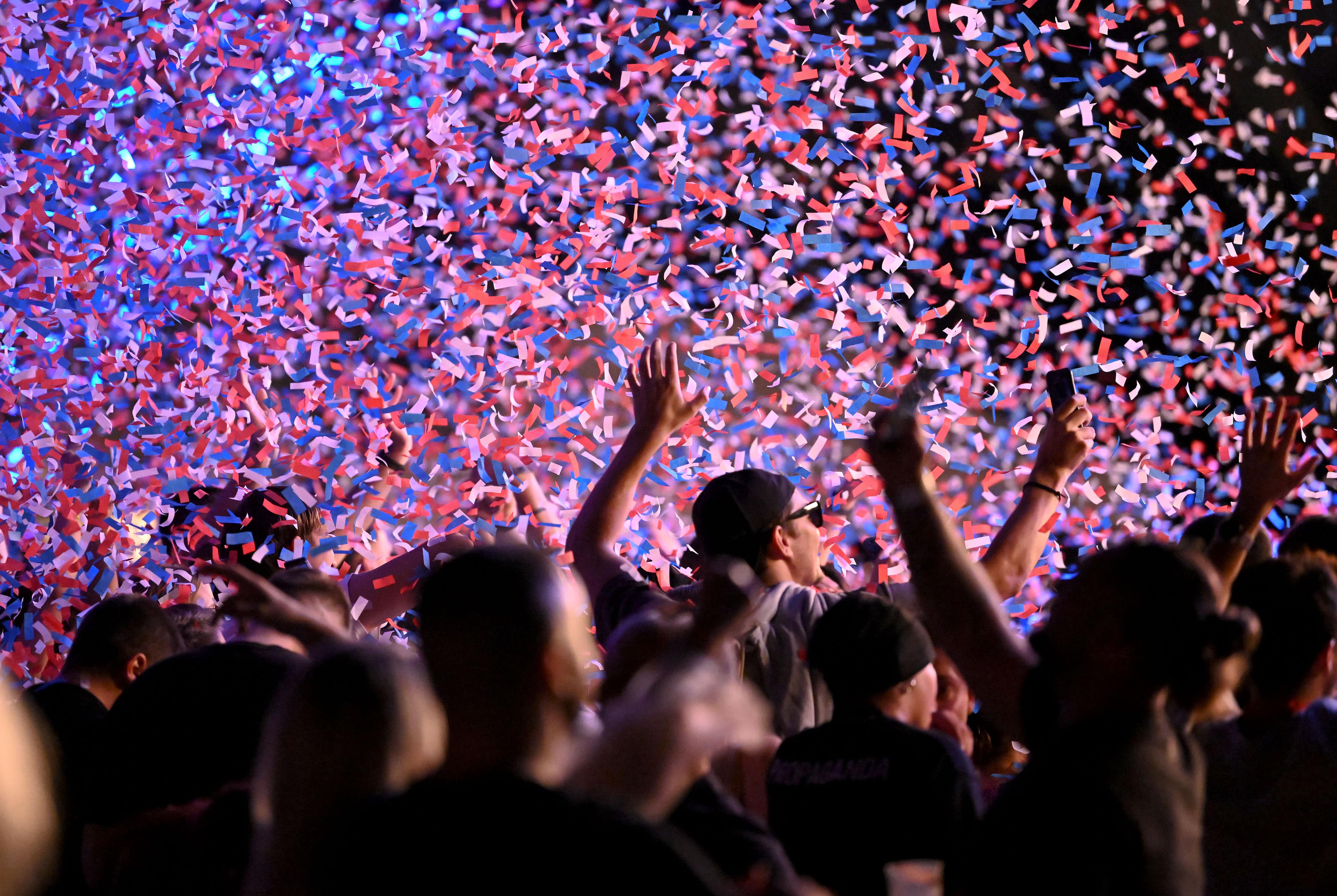 Torte u facu i spektakularan light i pyro show – Steve Aoki na Fair ...